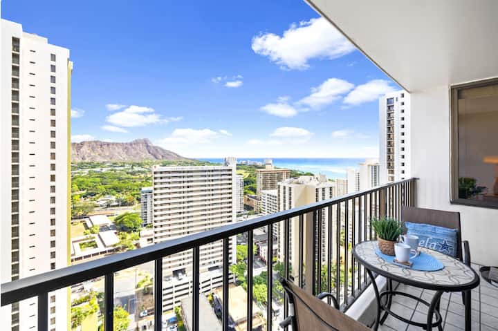 Waikiki Paradise W/ Ocean View & A Free Parking - Honolulu, HI