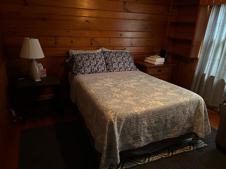 Cozy Room In The City! - Waterbury, CT