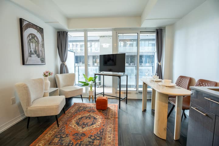 Chic Studio Apt W/ Private Balcony & Fast Internet - Toronto