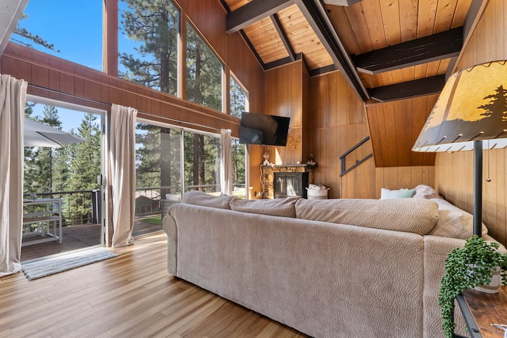 10 Min To Beach/mt Rose! Tahoe Cabin Pet Friendly! - Lake Tahoe
