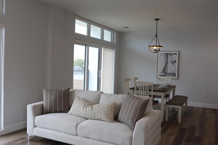 *New* The Carlyle 200 - Grand Bend