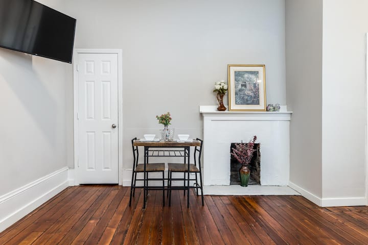 Charming Studio With Kitchenette - Macon, GA