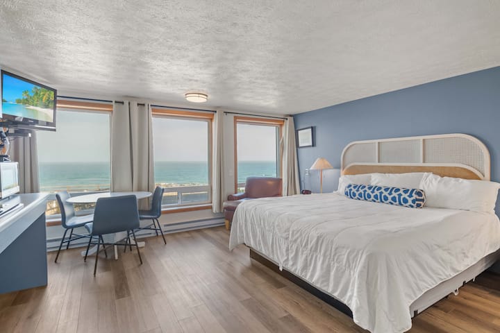 Ada King/queen Suite W/kitchen - Lincoln City, OR