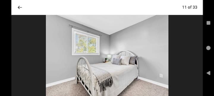 Private Room With Shared Bath - カナダ ベルビル