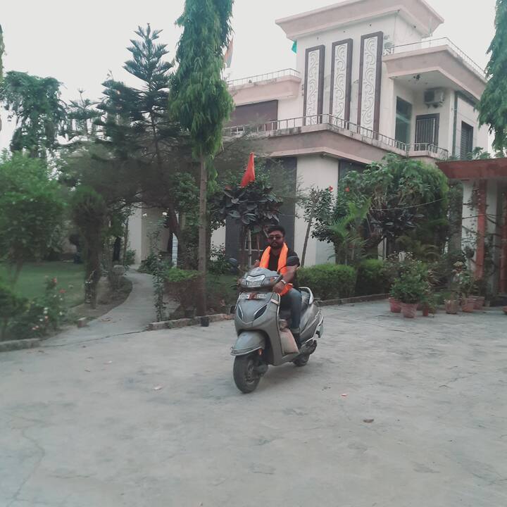 Green Apple 
Near Amity University Gomati Nagar - Lucknow