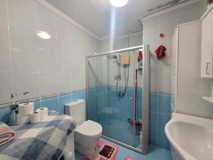 Denize 30 M. 2+1 Eşyalı Aile Evi - Edremit