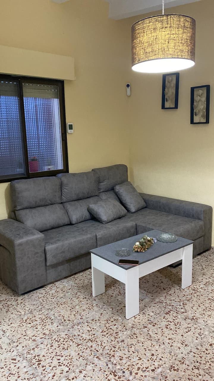 La Casa Amarilla De Luis Alberto Y Eileen - Villajoyosa