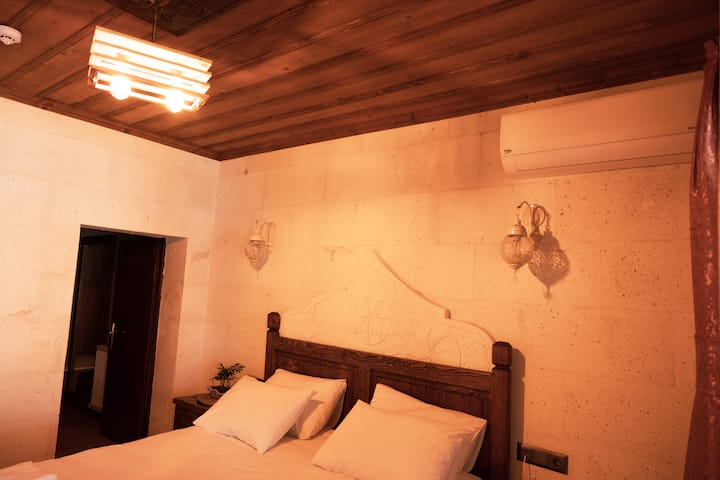 Göreme Stone Age Hotel- Deluxe Family Room 101 - Cappadocia