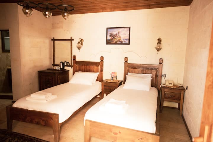 Göreme Stone Age Hotel-twin/dbl Room W/balcony 204 - ギョレメ国立公園