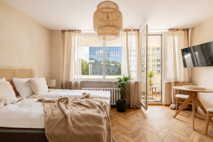 Four Seasons Old Town - Summer - Warsaw