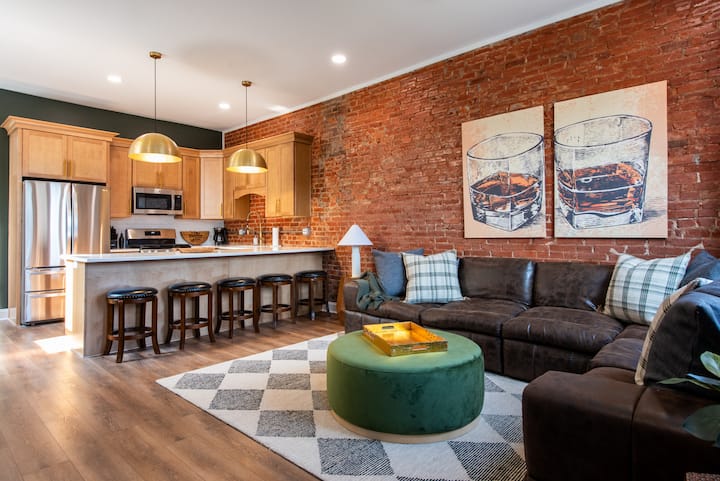 Bourbon Lounge In Nulu>hot Tub>king Beds>fire Pit! - Louisville, KY