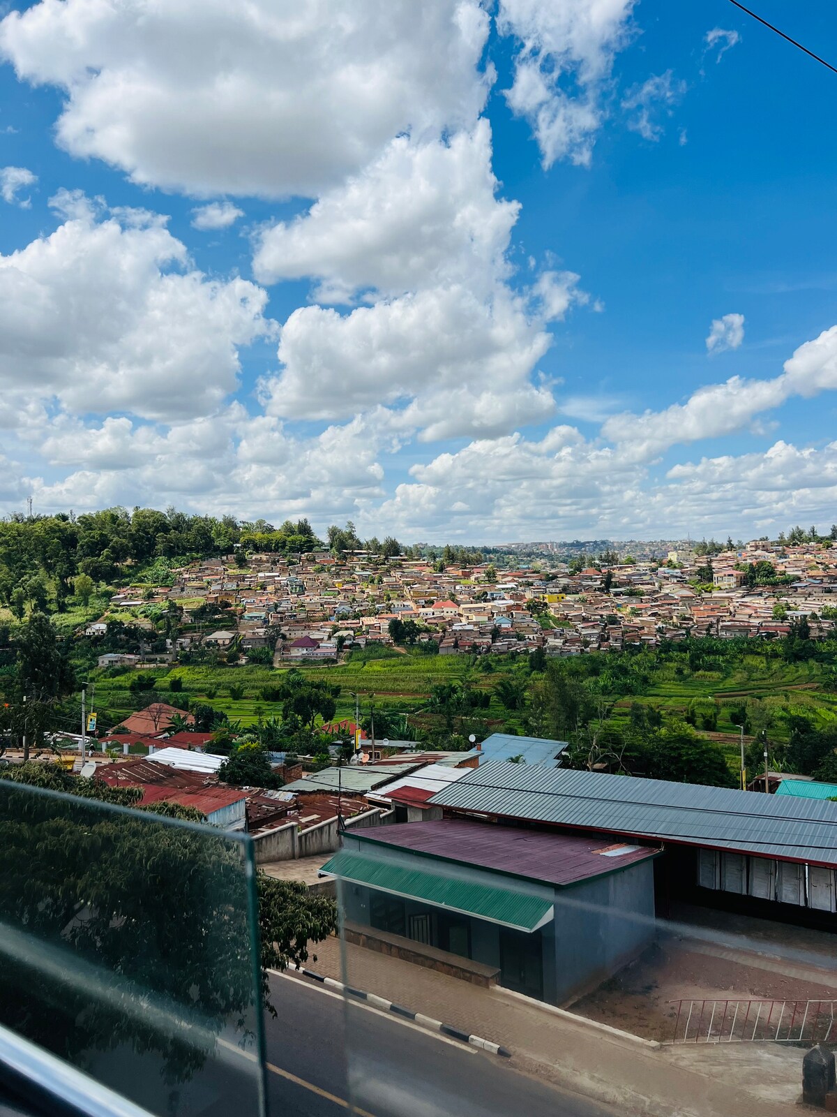 Well Located Private Minimalistic Pad With a View - Apartments for Rent ...