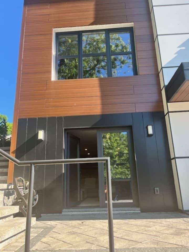 Modern 2 Bedroom - Wellesley, MA