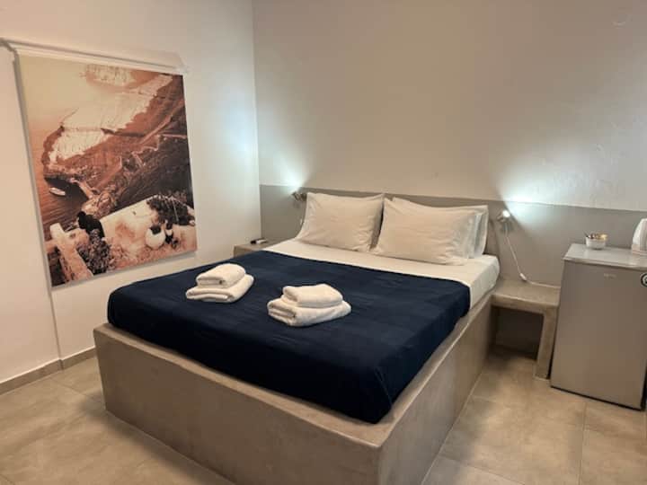 Budget Double Room Without View - Santorini