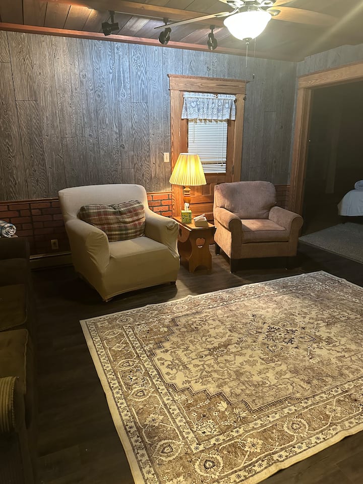 Cozy Fremont Farmhouse 1br - Fremont, OH