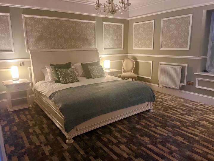 Superior King Suite - Lockerbie