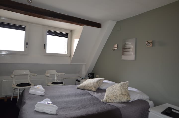 Knusse Kamer Op Tweede Etage At B&b De Hofnar - Maastricht