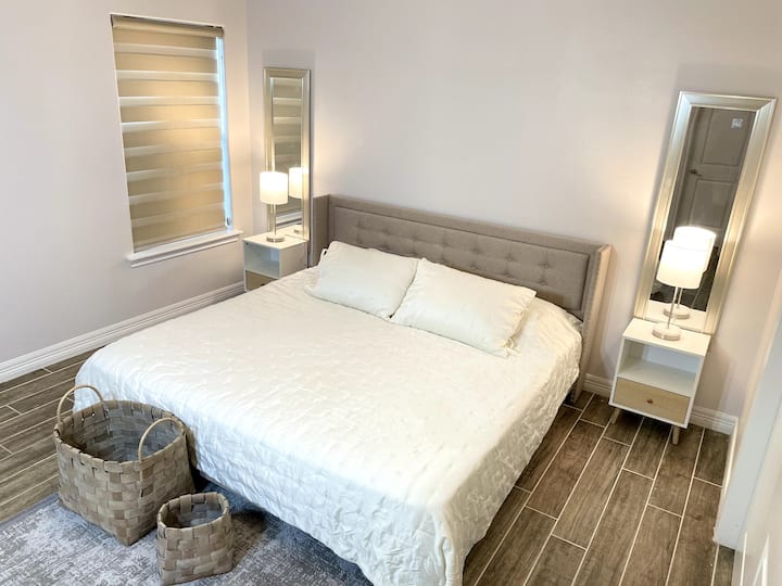 Amplio Depto 3br | Para 8 | Cerca De La Plaza Mall - McAllen, TX