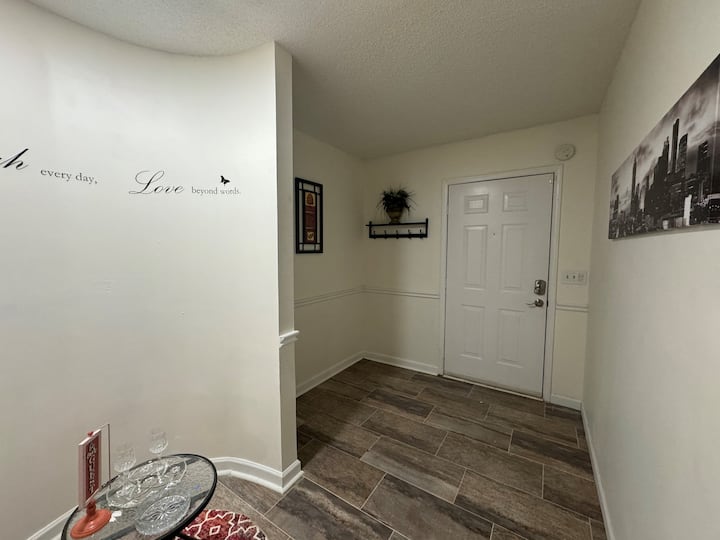 Private Basement Apartment. - Lawrenceville, GA