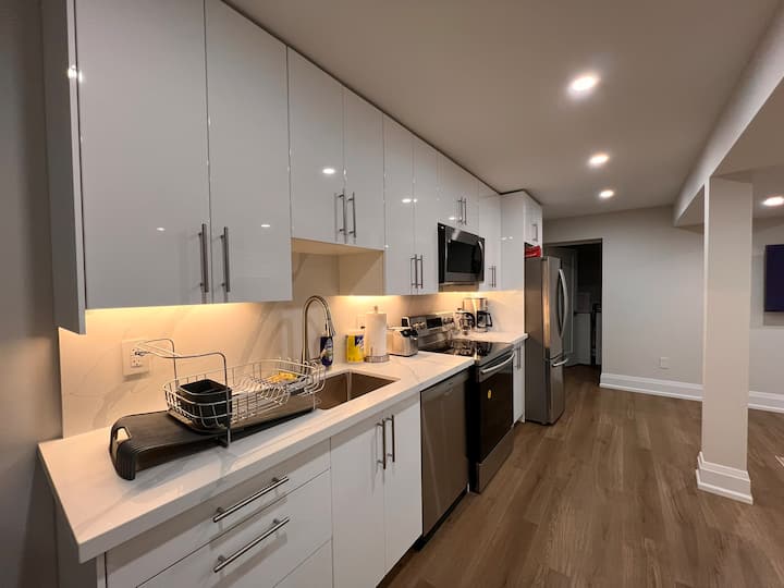 2 Bedroom 1 Parking Basement Unit - Richmond Hill, ON