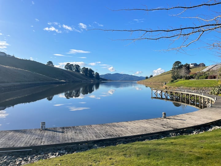 Beautiful Lakeside Views! - Renwick