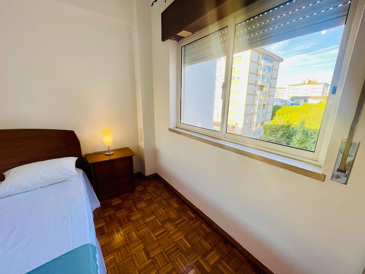 Equipped Apartment In Sobreda - Almada