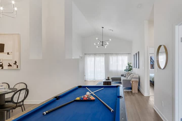Chic & Modern Home With Pool Table, Bbq, And More - North Las Vegas, NV