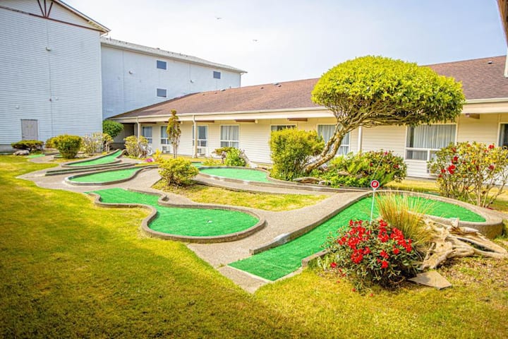 Luxury 2 Queen With Sofa Bed Ns - Ocean Shores, WA