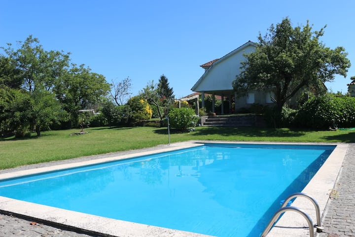Chalet Con Piscina - Tuy