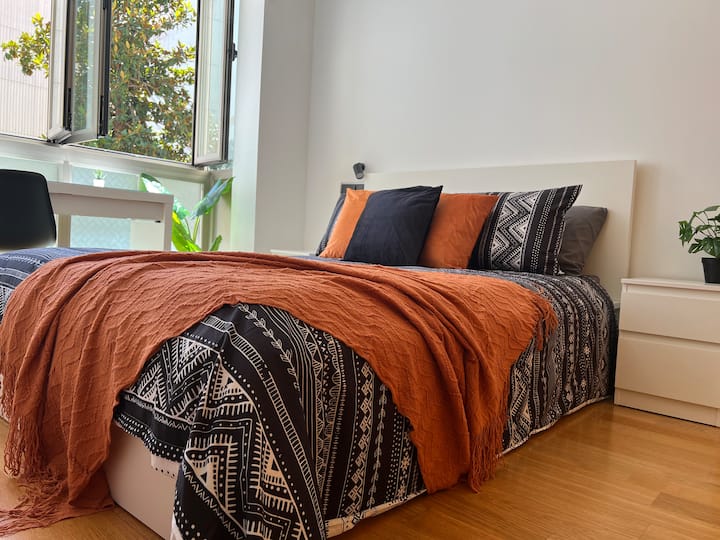 A6. Paraíso Silencioso En Pleno Centro De Madrid - Madrid