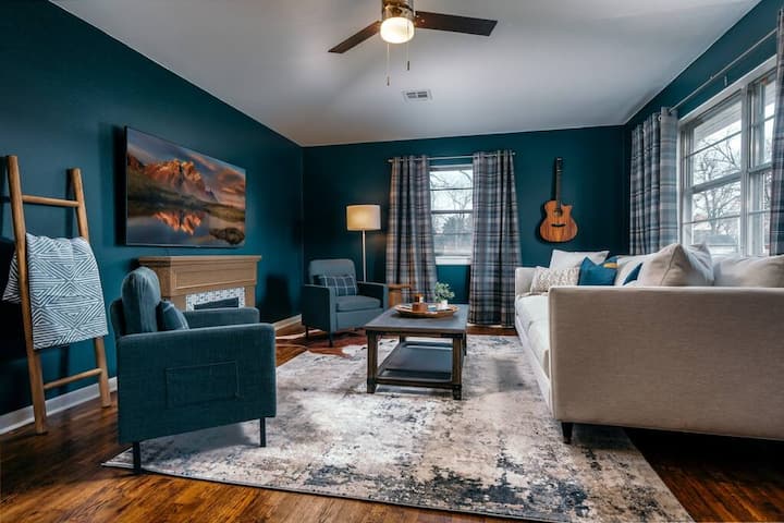 The Spokeeasy Downtown Inn - Bentonville, AR