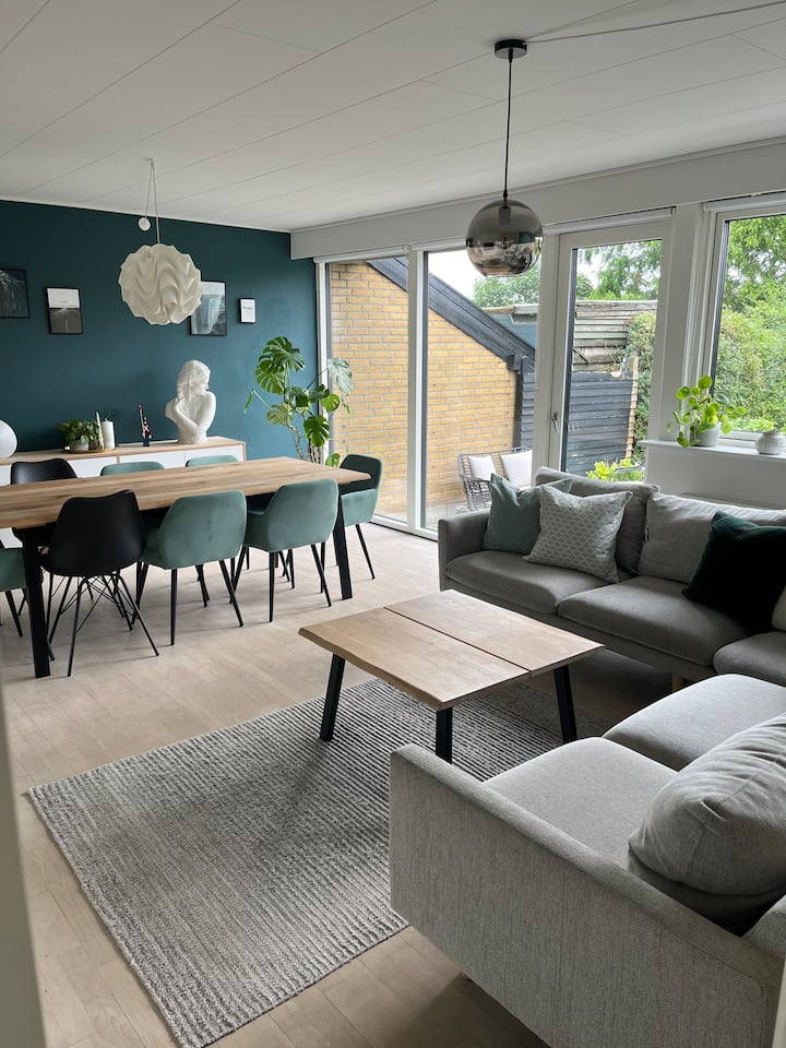 Rækkehus Med Hyggelig Have - Odense