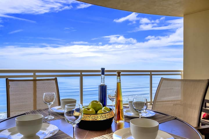 Stunning Oceanfront 3bd/2.5ba - Ocean Vistas 805 - Daytona Beach, FL