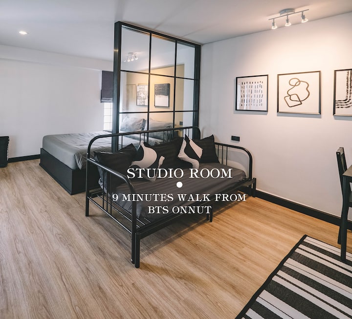 Private Studio Room, Near Bts Onnut Station - Khlong Toei