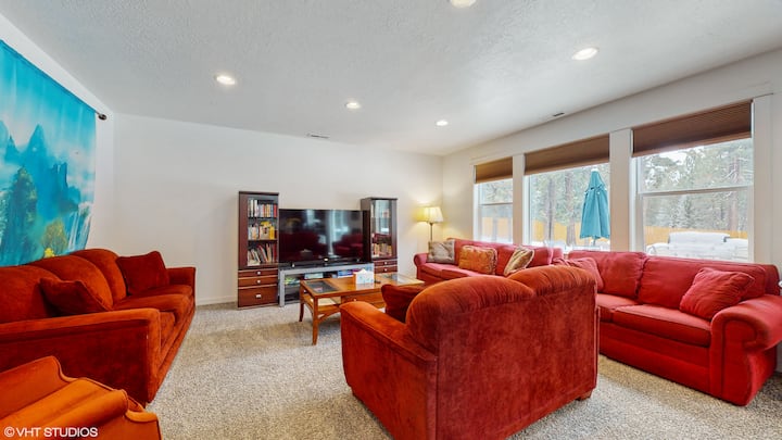 Crater Road Retreat House - Bend, OR
