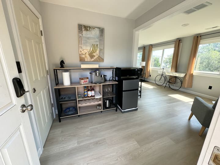 Soundside Getaway: Bike- Hottub- Prime Location - Kill Devil Hills, NC