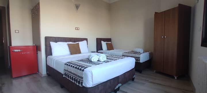 Fatih Merkezde Deniz Manzaralı 3 Kişilik Oda - Estambul