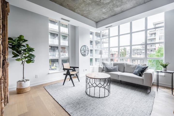 Stunning King West Loft/parking/gym - Toronto
