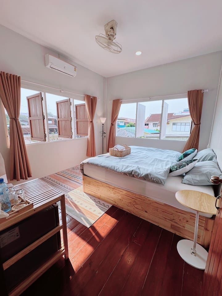 Hostel 126 Café & Bar ( Room A3 ) - Prachuap Khiri Khan