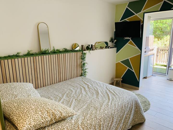 Studio Refait à Neuf, 2 Personnes/clim/wifi/tv - Sanary-sur-Mer