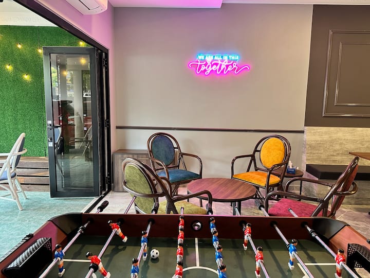 Cafeconcept, Near Uitm Shahalam, 16pax,netflix - Klang