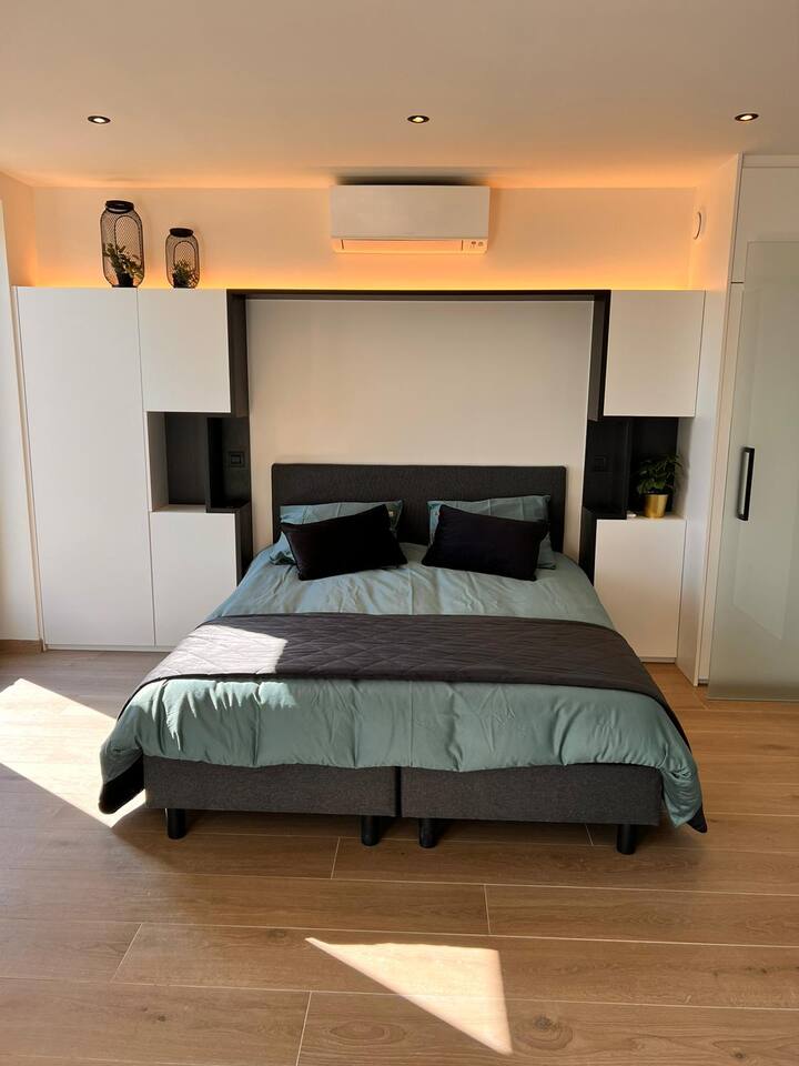 Private Room With Bathroom In Inova Guesthouse - Hasselt