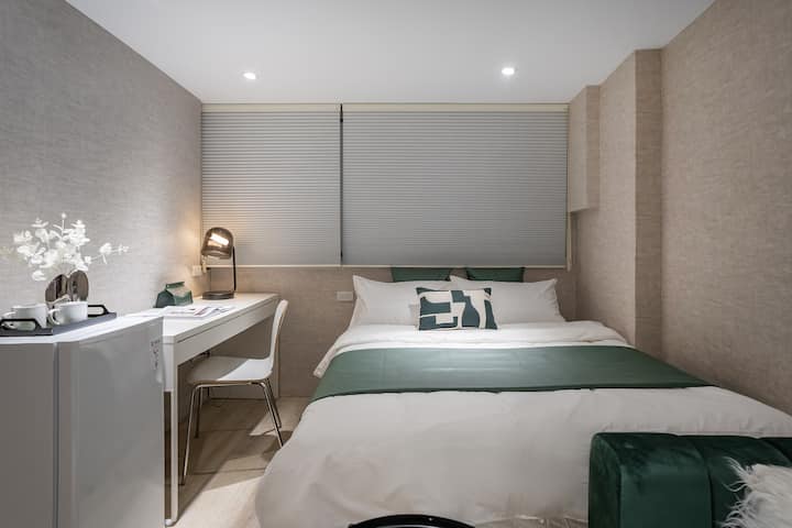 Sünbeäm Greeň 碧綠*｜西門町商圈 \ 西門捷運 \雙 人床 \ 電梯大樓 \ 夜市 - Taipei Railway Station