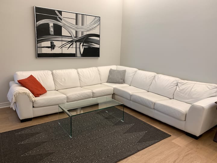 Huge 3 Bedroom -Downtown Liverpool - Walk To Water - Liverpool, NS, Canada