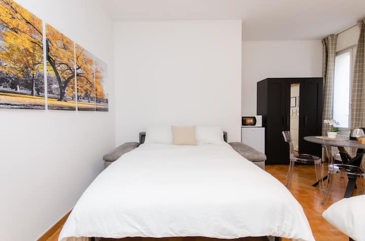 Brown Room - Milan