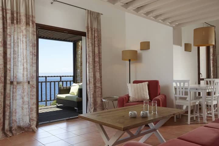 5br Villa W/ Pool & Sea View Near Beach - Paxi