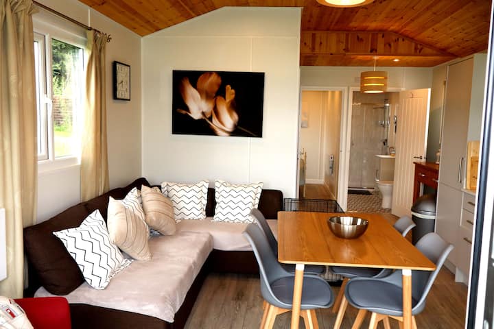 Pod7 (Cabin Cynthia) Pet Friendly, Seaview, Wi-fi - Barmouth
