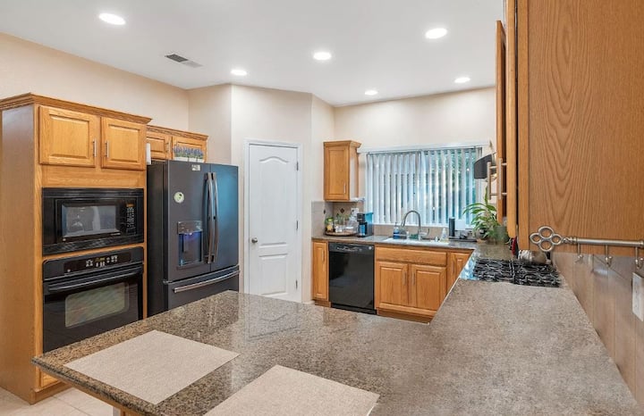 4bed2bath Family Home @Farm Show - Tulare, CA