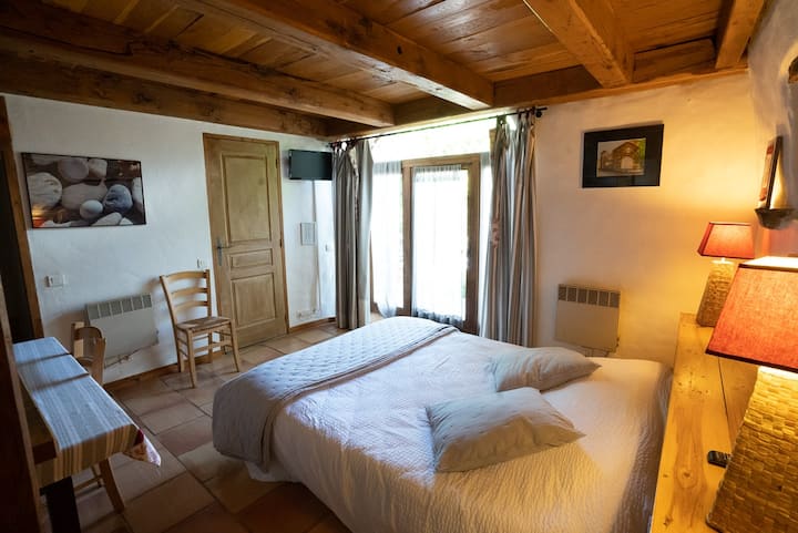 Chambre Familiale (Piscine-spa) - Rivière-sur-Tarn