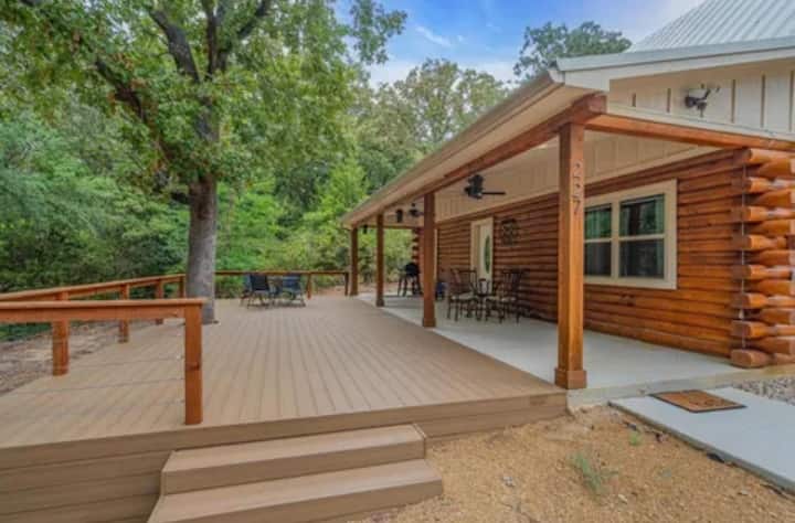 Cabin In Pottsboro - Pottsboro, TX
